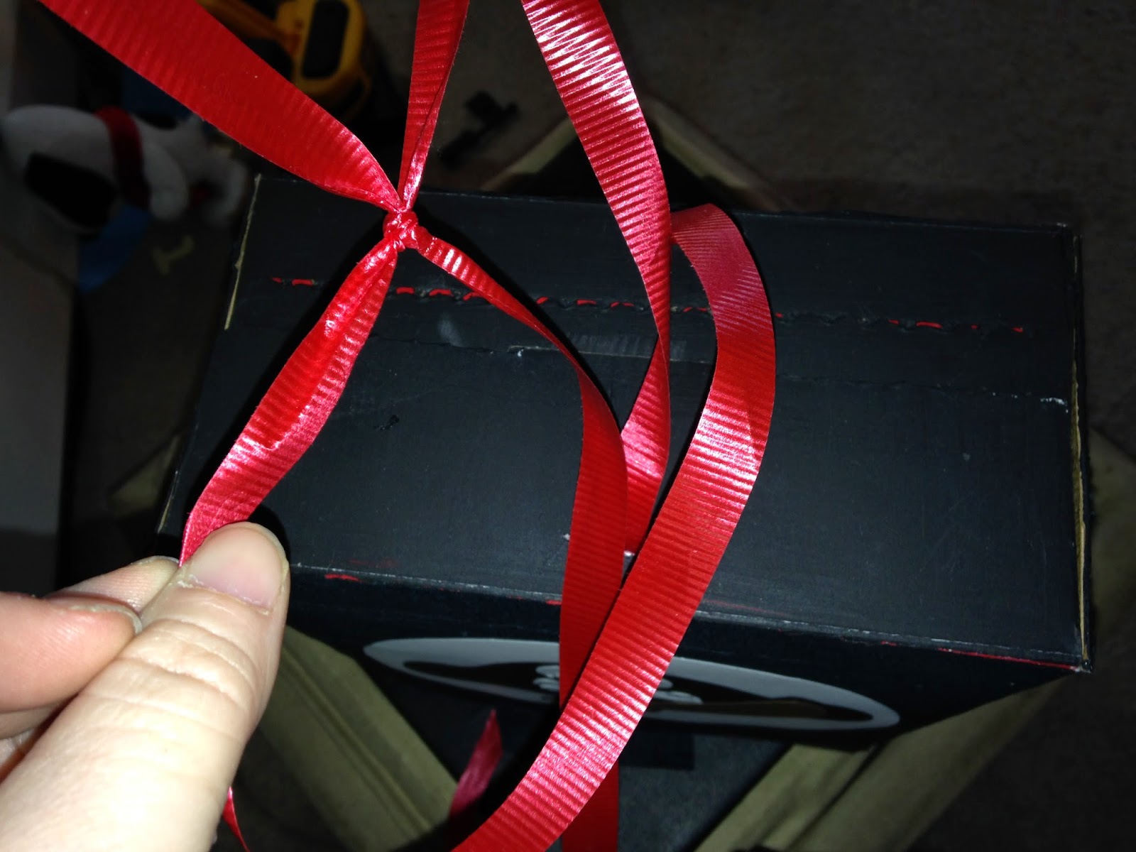 Being A Mommy...: DIY Pull String Pinata!